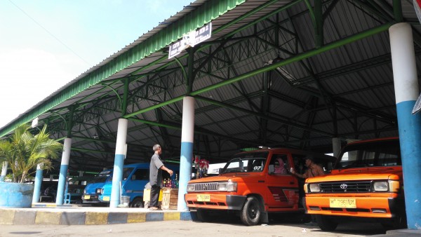 Harga BBM Turun, Pengusaha Angkutan Kota di Terminal Krian Enggan ...